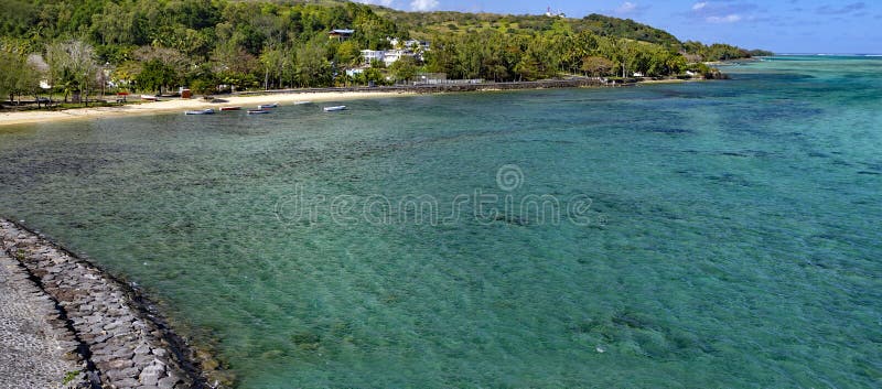 Maconde View Point.Monument To Captain Matthew Flinders in Mauritius ...