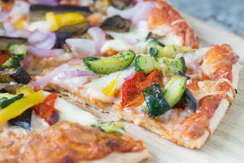 Macro Colpo Di Pizza Con Le Verdure Fotografia Stock - Immagine di ...