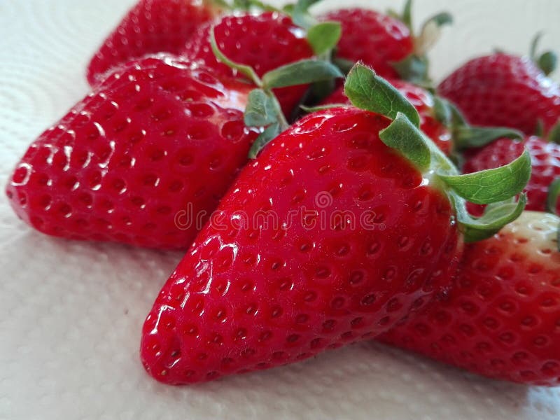 Macro De Texture De Fraises Avec Les Graines Jaunes Photo stock - Image ...