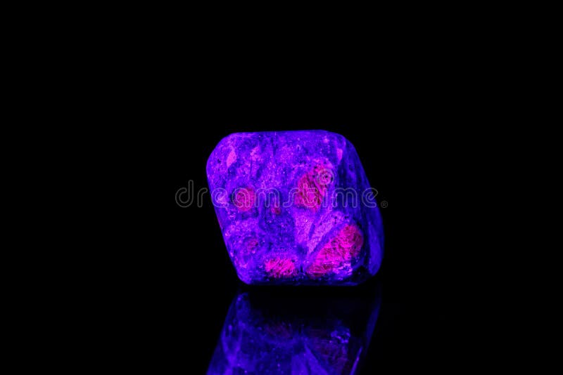 Ruby rod under laser beam stock image. Image of luminescence - 7895559