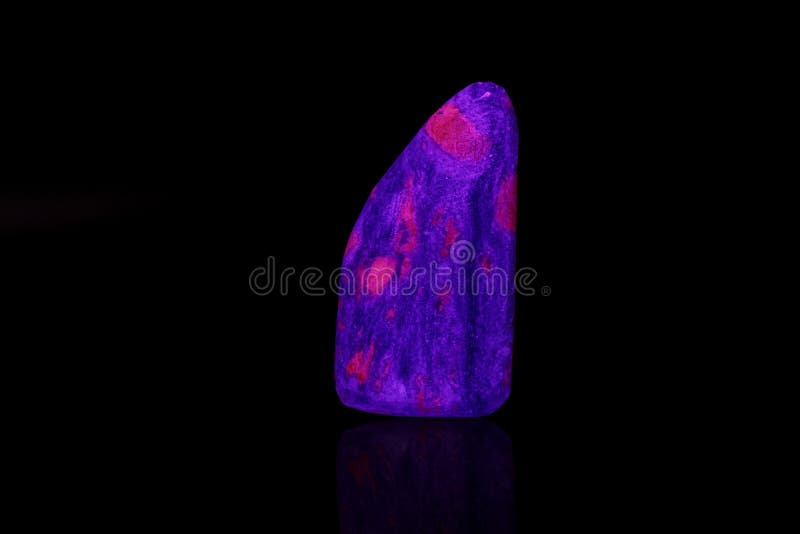 Ruby rod under laser beam stock image. Image of luminescence - 7895559
