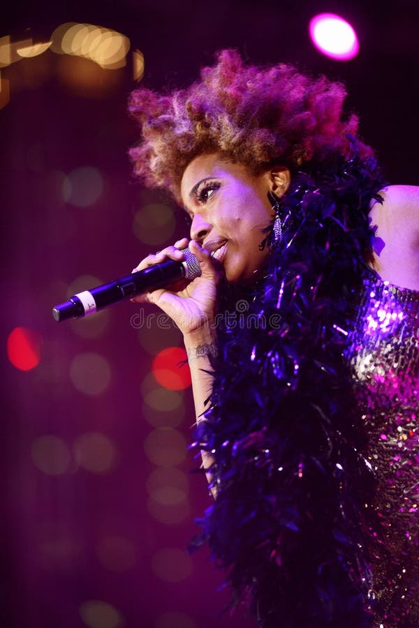 Macy Gray editorial stock image. Image of musicians, concerts - 19629634