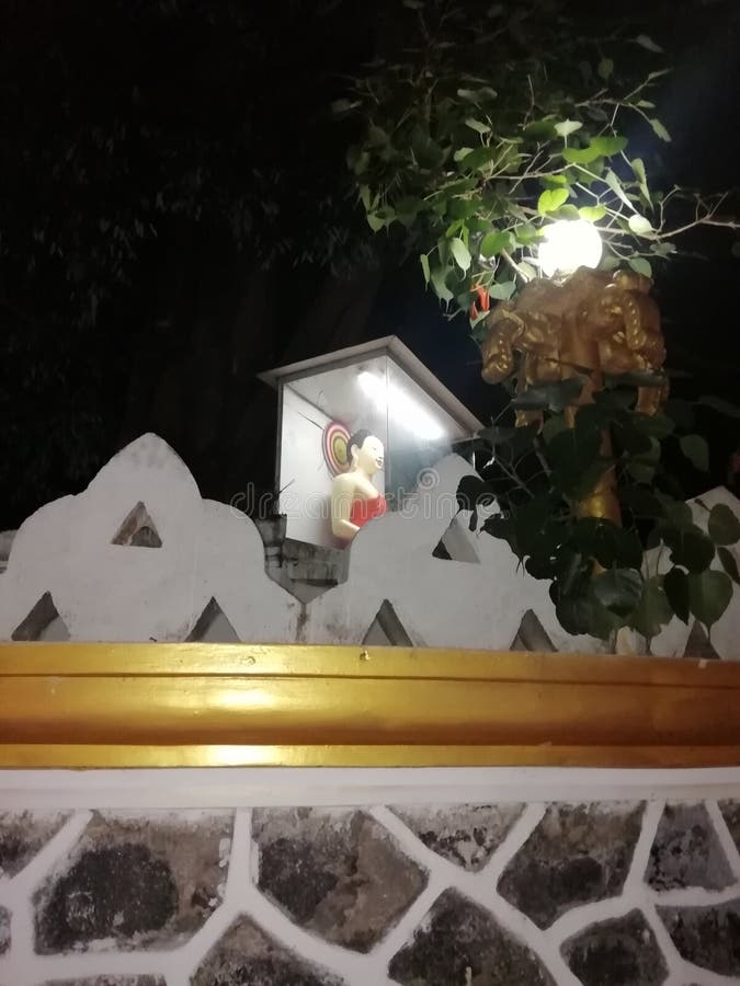 Madawala temple kandy stock image. Image of painting - 208438585