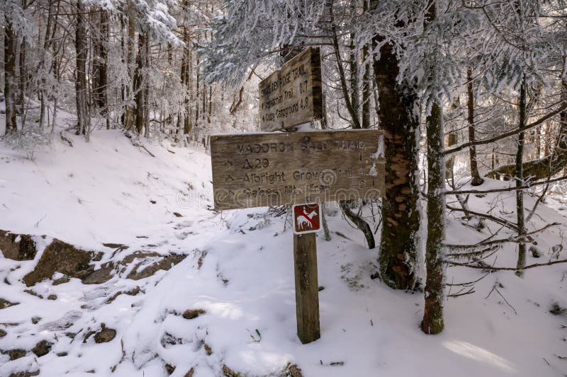 Maddron Bald and Snake Den Ridge Trail Signs Stock Image - Image of ...