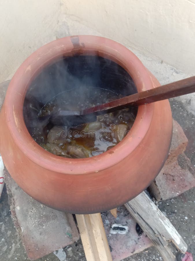 Made Handi Chicken in India Stock Image - Image of home, indian: 214639323