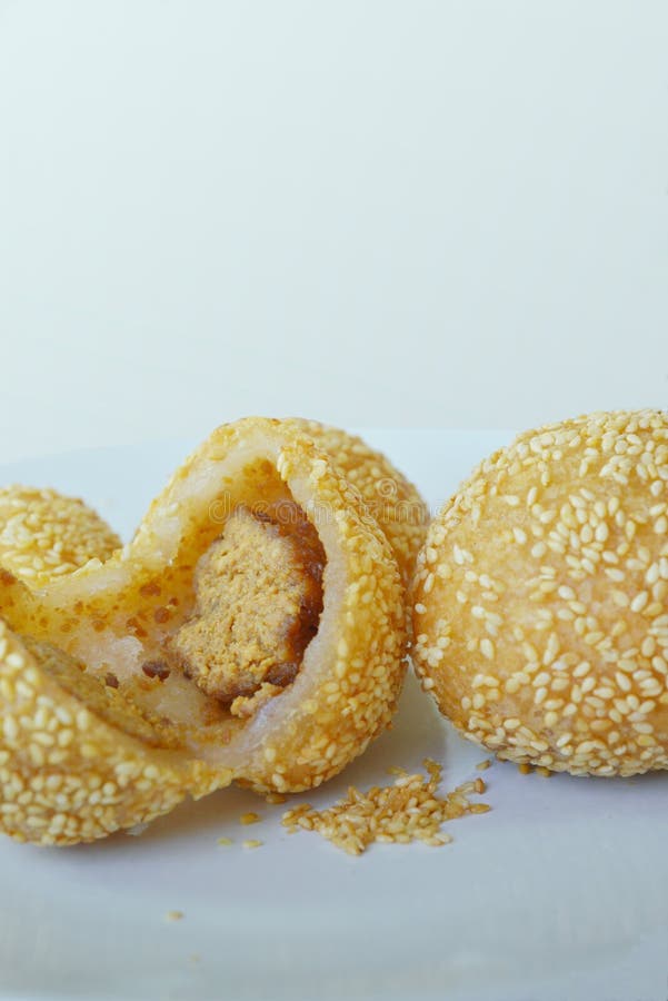 Chinese Fried Sesame Balls are Popular Desserts in Many Parts of Asia ...