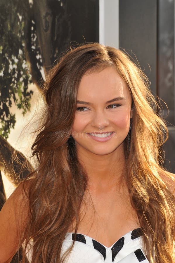 Madeline Carroll editorial photography. Image of angeles - 22231317