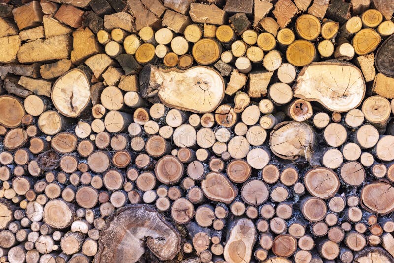 Madera Apilada En Diversas Dimensiones Foto de archivo - Imagen de ...