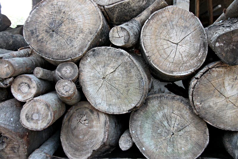 Madera de apilado. foto de archivo. Imagen de empilado - 35837894