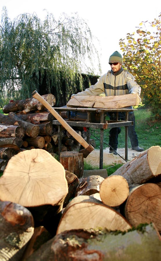 Madera del corte imagen de archivo. Imagen de actividad - 7133441