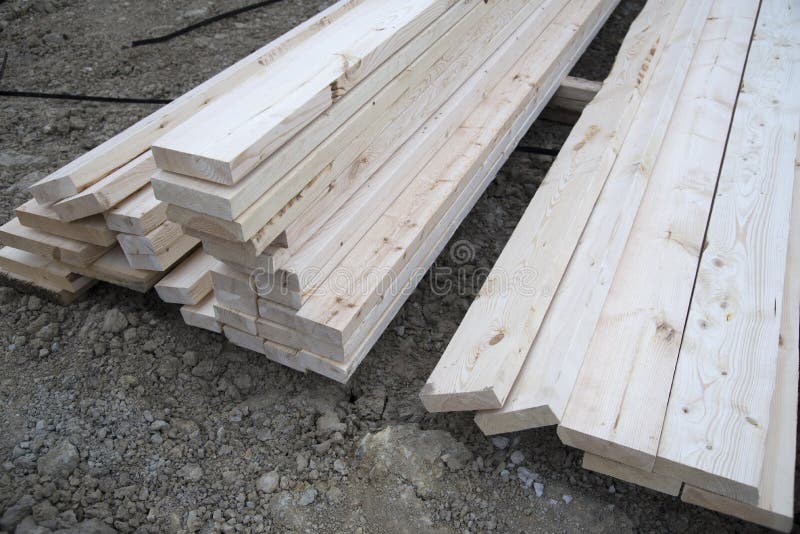 Madera 2x4 foto de archivo. Imagen de pocos, empilado - 88159262
