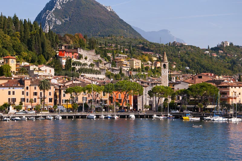 Maderna See Garda redaktionelles stockbild. Bild von feiertag - 39123384