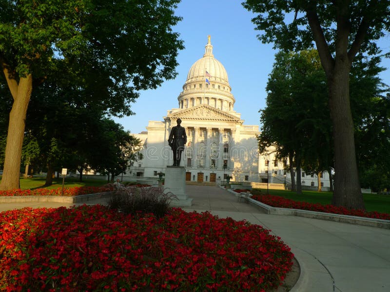 Madison WI Capitol Building Stock Photo - Image of building, tree: 9267960