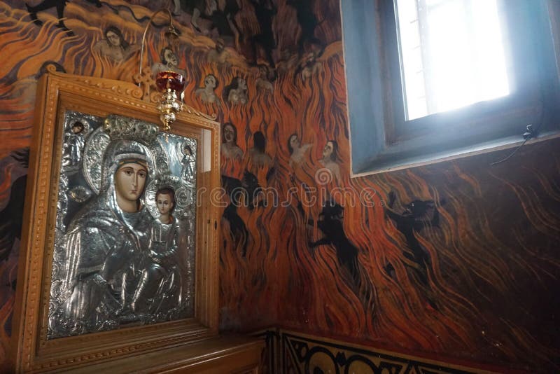 Madre Dell'icona Di Dio E Fuoco Dell'inferno Fotografia Stock ...