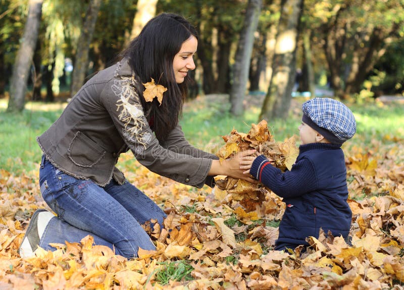Madre y bebé imagen de archivo. Imagen de salud, libertad - 8866259