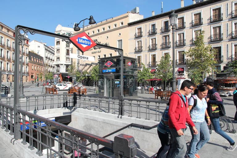 2,232 Metro Madrid Imagen Stock Photos - Free & Royalty-Free Stock ...