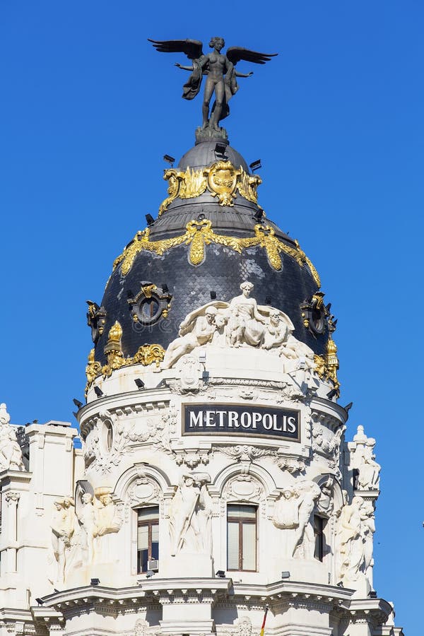 Madrid, Metropolis Building and Gran Via Editorial Image - Image of ...
