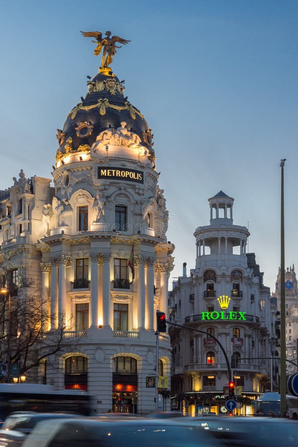 Sunset View of Gran Via and Metropolis Building Edificio Metropolis in ...