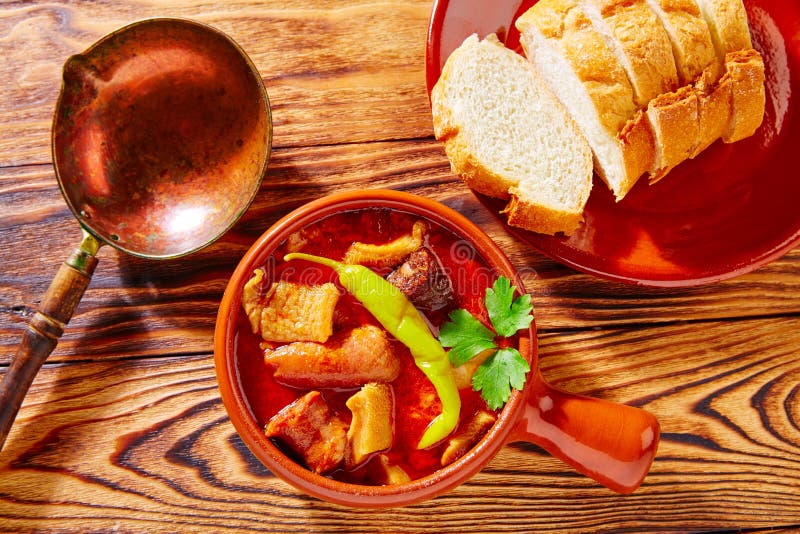 Callos Españoles, Un Guisado Con La Tripa De La Carne De Vaca Típica De ...