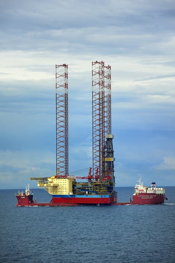 Maersk Invincible on the Move Editorial Photo - Image of maersk, heavy ...