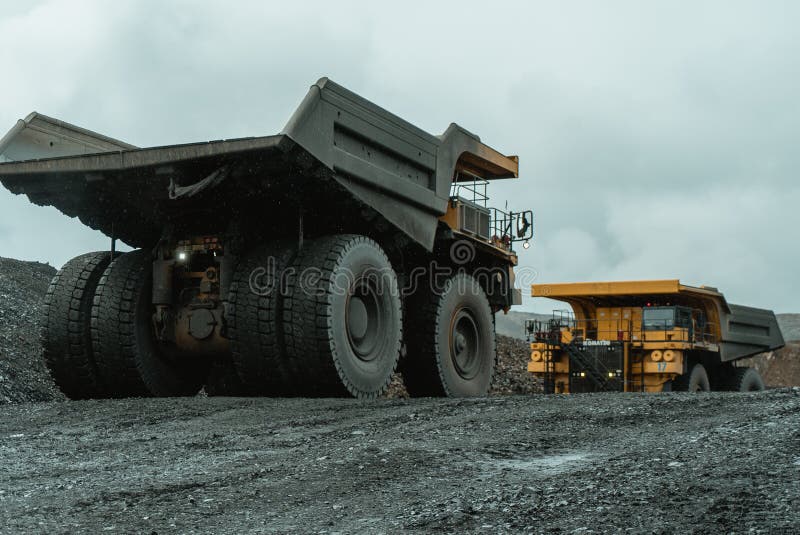 The Work of Mining Machinery. Editorial Image - Image of loading ...