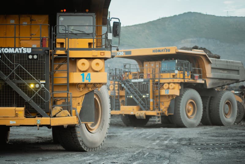 The Work of Mining Machinery. Editorial Photo - Image of body, raised ...