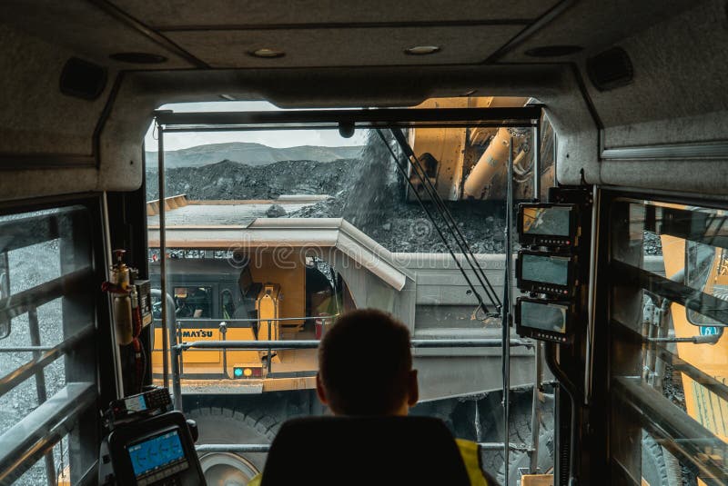 The Work of Mining Machinery. Editorial Photography - Image of quarry ...