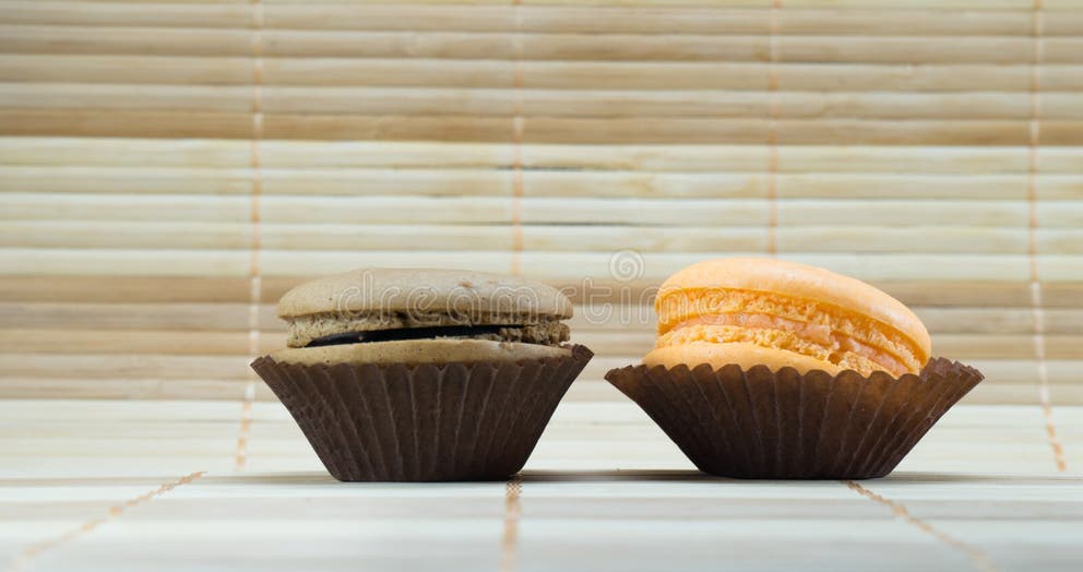 2 Magarons стоковое изображение. изображение насчитывающей печет - 64671855