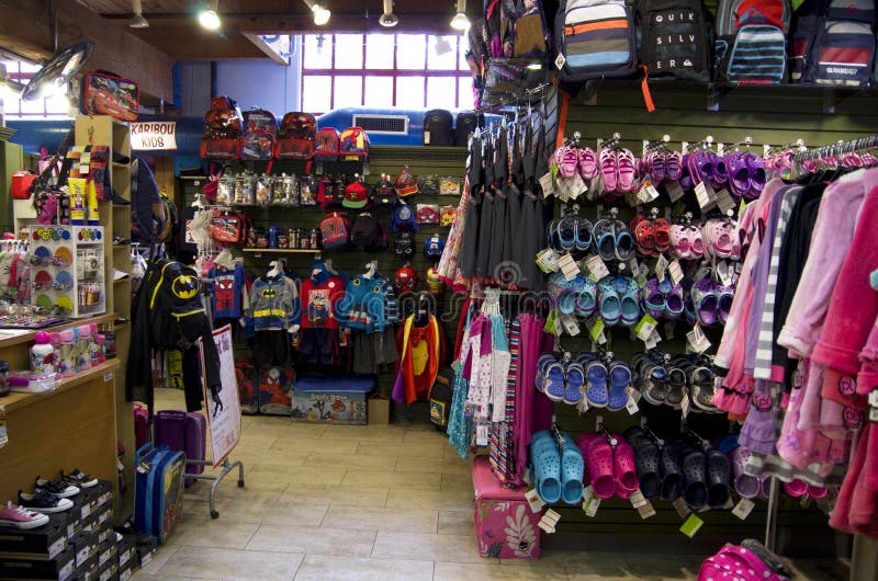Magasin D'habillement Des Enfants Photographie éditorial - Image du ...