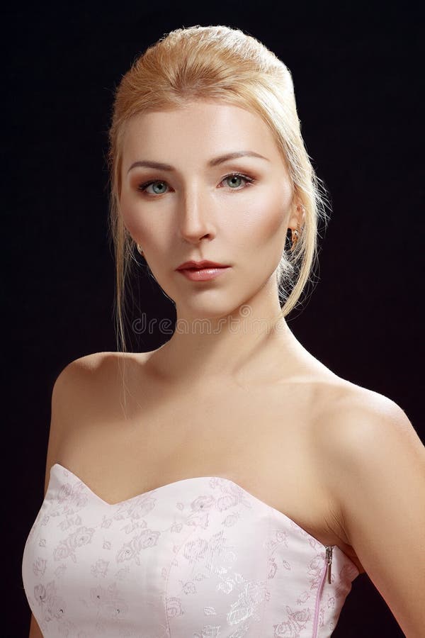 Magere vrouw stock foto. Image of één, uitziend, sensualiteit - 35392822