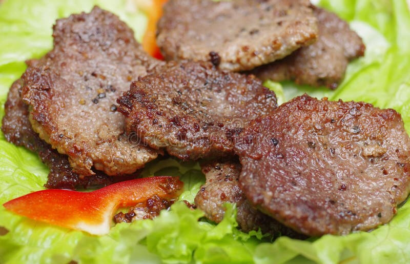 Zwei Teile Mageres Getrimmtes Gegrilltes Rindfleischsteak Stockbild ...