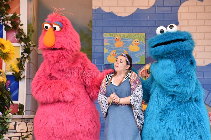 The Magic of Art Show at Sesame Place Editorial Photo - Image of park ...