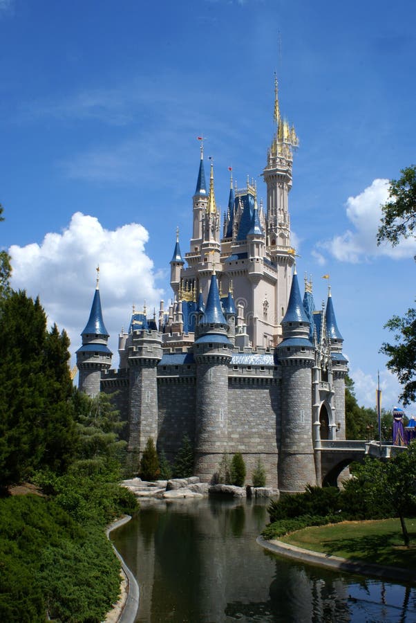 Disney Cinderella Castle at Magic Kingdom Editorial Photo - Image of ...