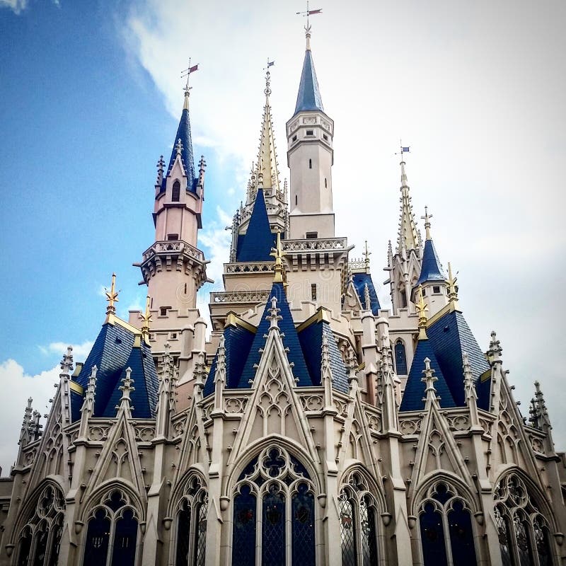 Magic kingdom castle editorial photography. Image of castle - 58092657