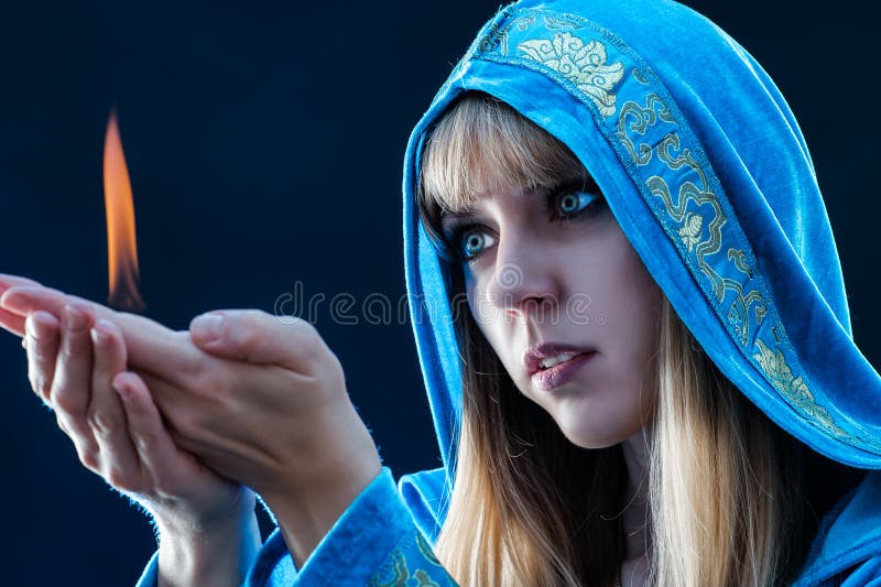 Weiblicher Magier stockfoto. Bild von brände, blicke - 36610058