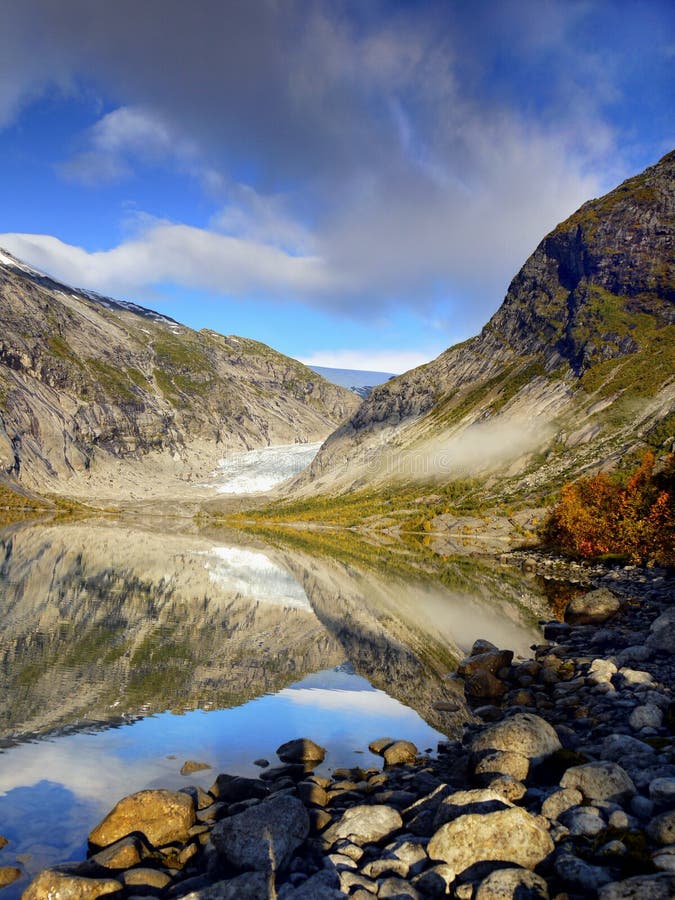Magischer Gletscher-Tal-Fluss Stockfoto - Bild von schön, gletscher ...
