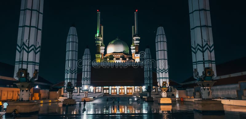 Magnificent and Contemporary Architecture but Looks Luxurious As Seen ...