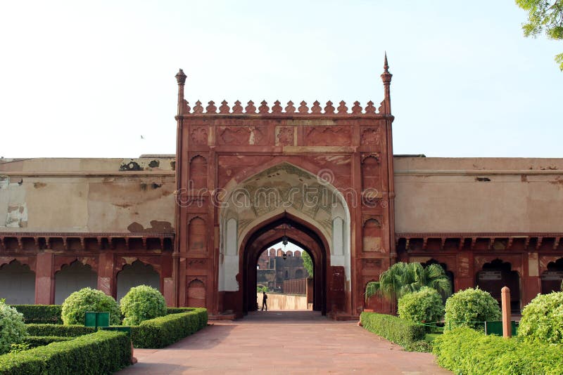 The Magnificent Detail of Architecture Inside the Complex of Agra Fort ...
