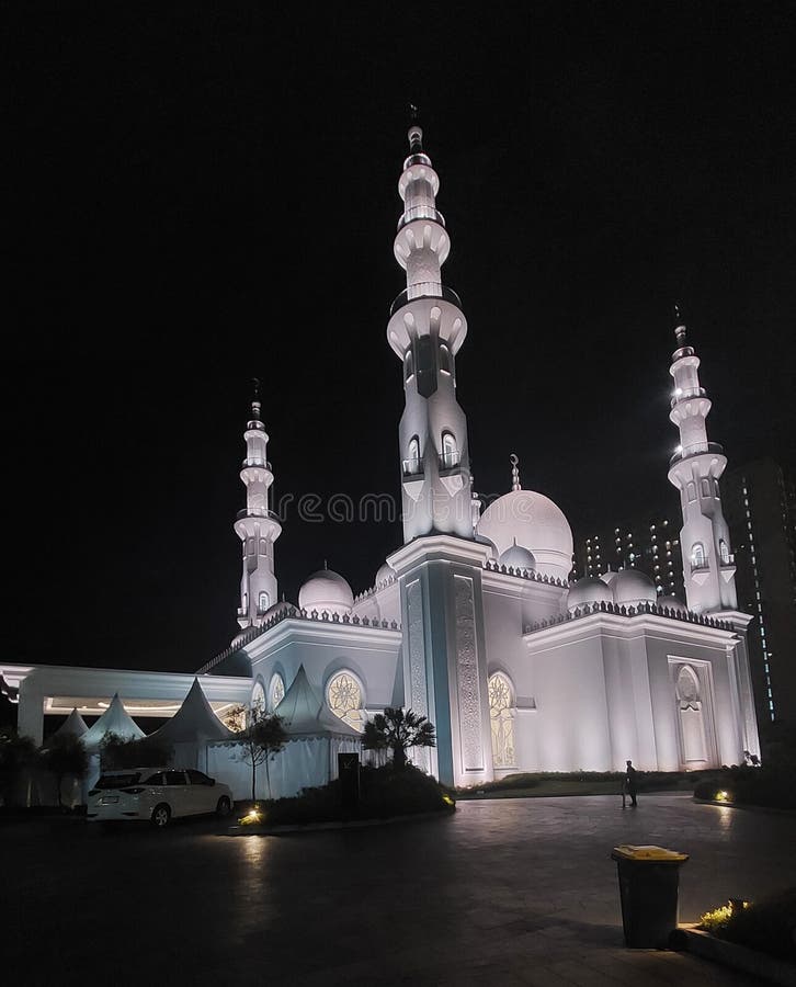 Magnificent White Mosque in Cimanggis Indonesia Stock Image - Image of ...