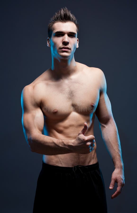 Magra e media. immagine stock. Immagine di idoneità, persona - 33652761