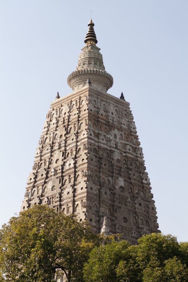 Mahabodhi Temple editorial photography. Image of building - 23565732