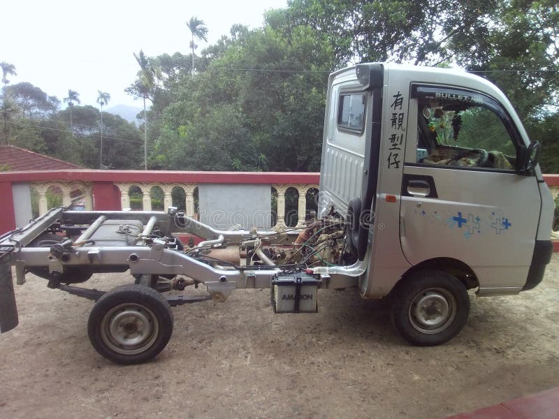 Mahindra Maxximo Mais O Mini Caminhão Fotografia Editorial - Imagem de ...