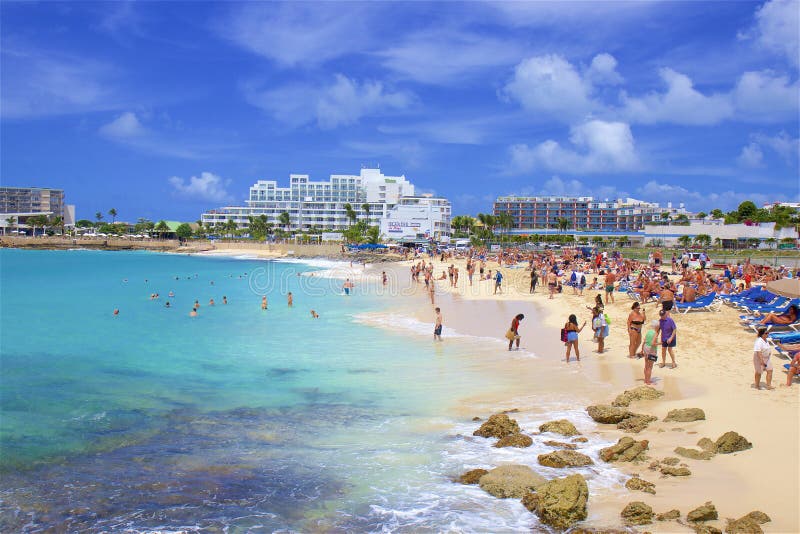 Maho Bay in St Maarten, Caribbean Editorial Stock Photo - Image of blue ...