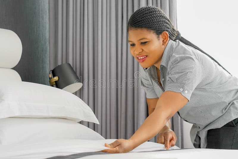 1,147 Hotel Housekeeping Making Bed Stock Photos - Free & Royalty-Free ...