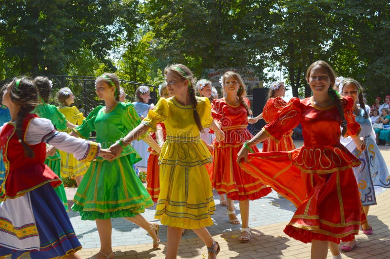 Maiden dances editorial image. Image of girls, roundelay - 47961545