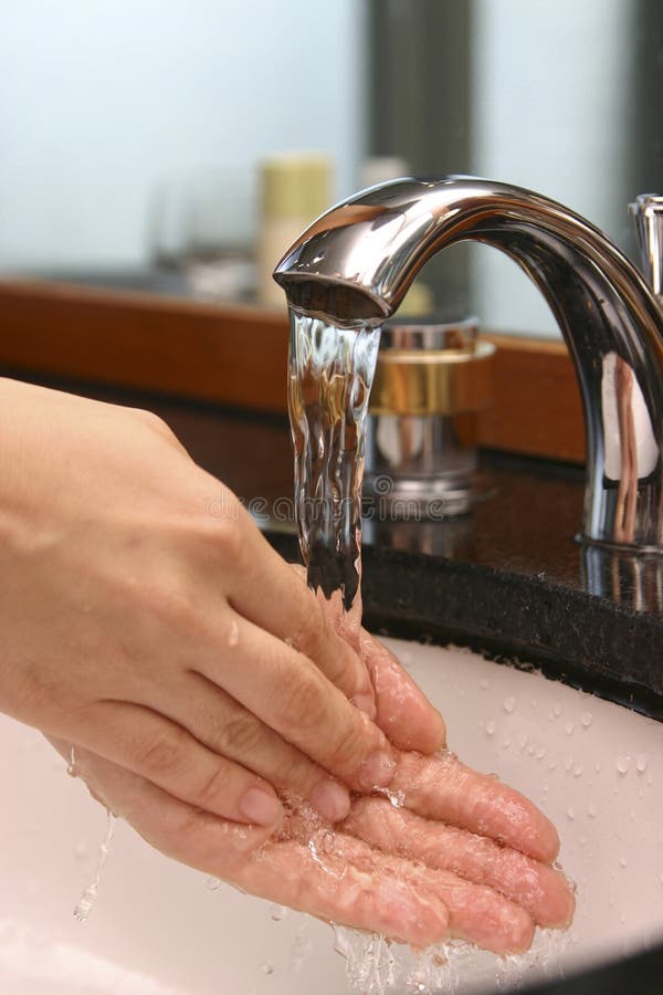 Main de lavage image stock. Image du désinfection, mains - 145553571