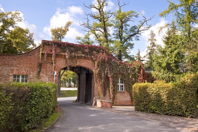 Main entrance to mansion stock image. Image of enter - 26934339