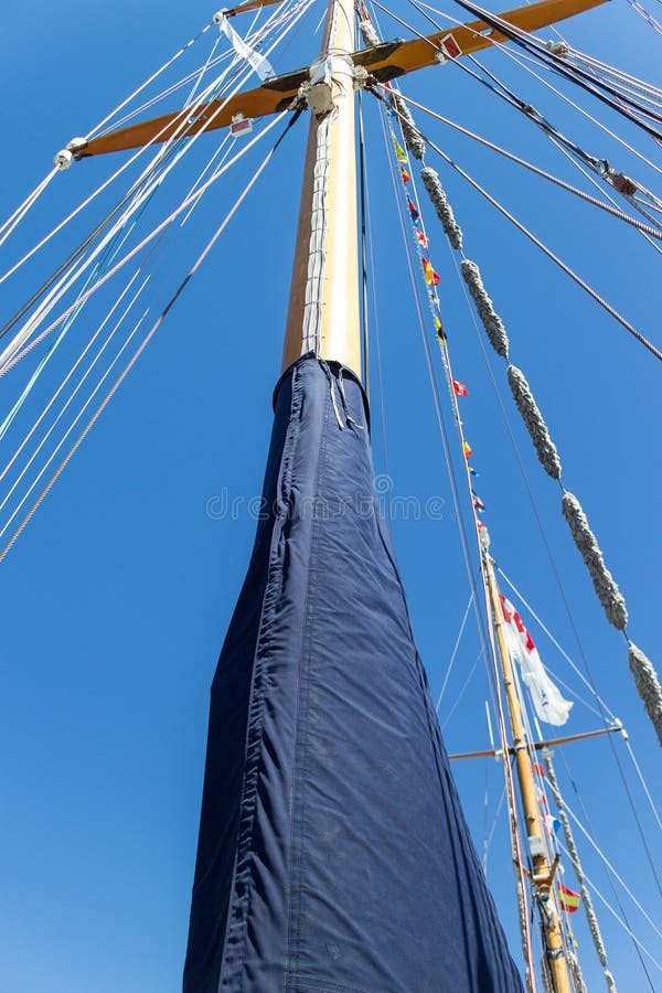 Main Mast Pole on Tall Ship Stock Photo - Image of ship, ocean: 31971246