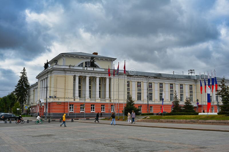 Main Post Office Building in Oryol City Editorial Stock Photo - Image ...
