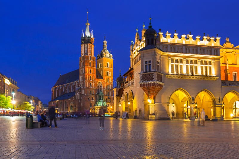 The Main Square of the Old Town in Krakow at Dusk Editorial Photography ...